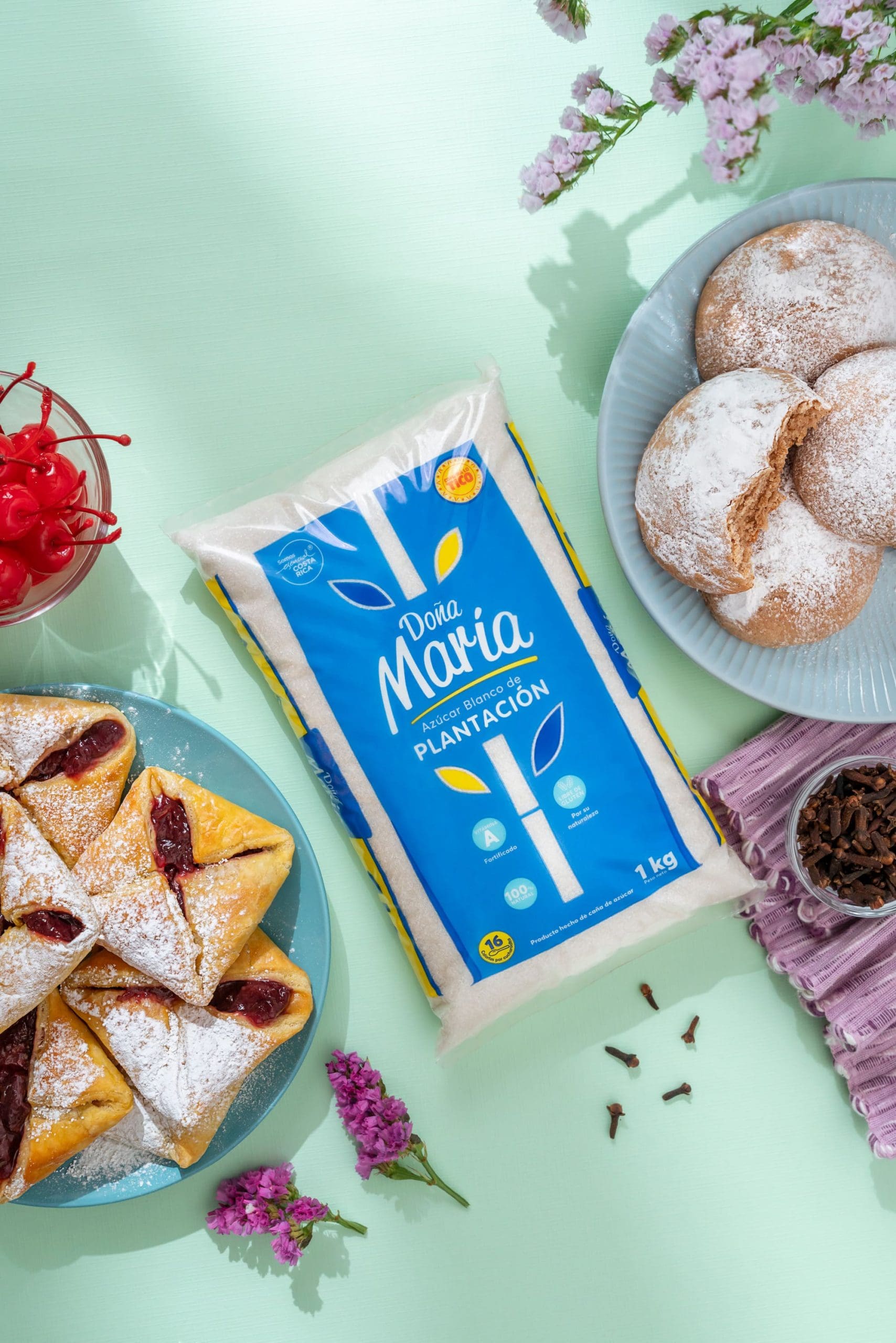 Danessa rellena de cereza - Azúcar Doña María